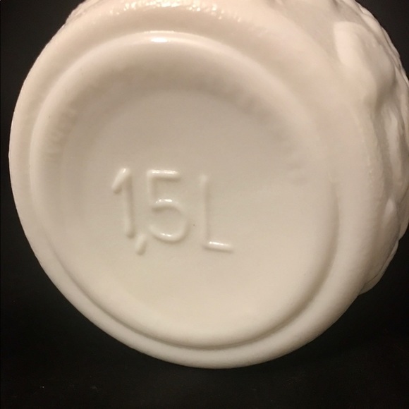 Wheaton | Kitchen | Vintage Wheaton White Milk Glass Jar | Poshmark